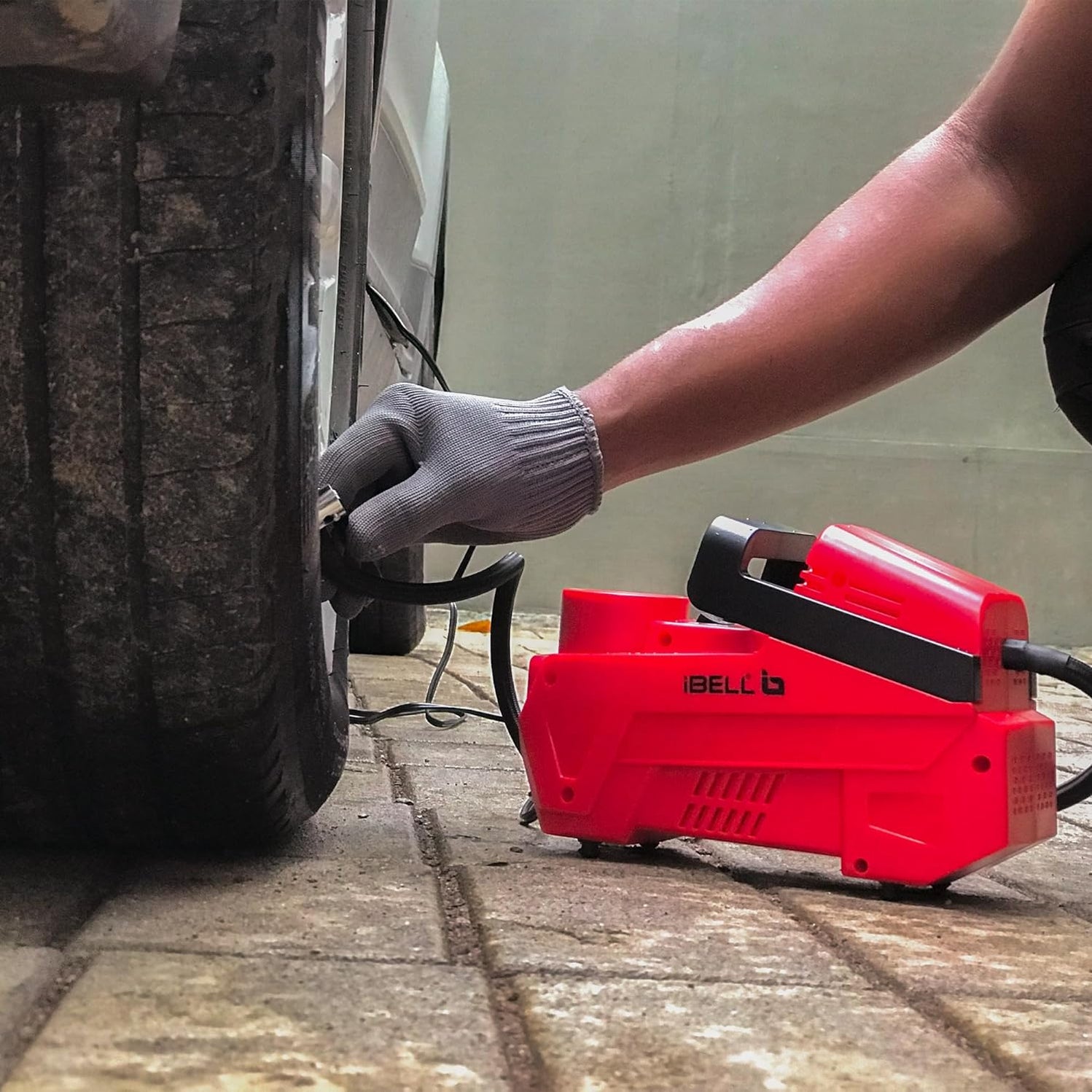 IBELL CA12-94 Digital Tyre Inflator/Air Compressor for car, 150W, Meta ...